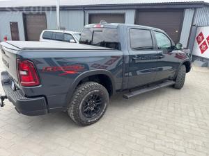 Pelēks Dodge RAM 2025 Jelgava, ar dzinēja tilpumu 3.00 L un nobraukumu 10 tūkst. km par 77440 €, foto 13 vietnē AUTOMOTO.COM.LV