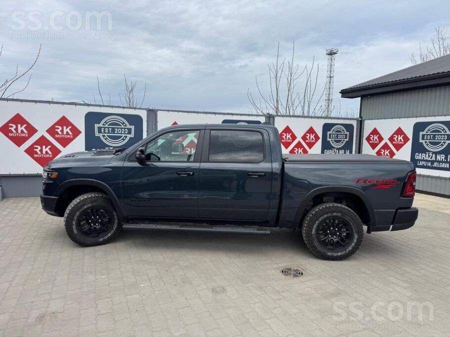 Pelēks Dodge RAM 2025 Jelgava, ar dzinēja tilpumu 3.00 L un nobraukumu 10 tūkst. km par 77440 €, foto 16 vietnē AUTOMOTO.COM.LV