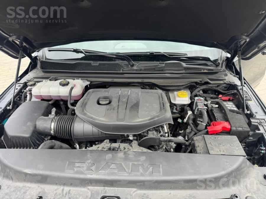 Pelēks Dodge RAM 2025 Jelgava, ar dzinēja tilpumu 3.00 L un nobraukumu 10 tūkst. km par 77440 €, foto 17 vietnē AUTOMOTO.COM.LV
