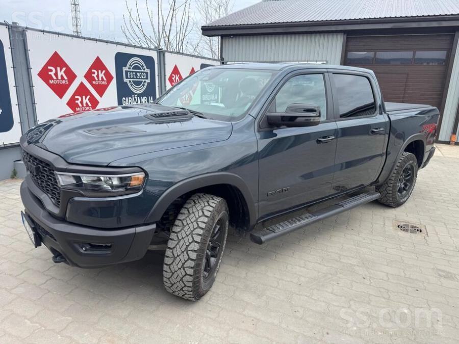Pelēks Dodge RAM 2025 Jelgava, ar dzinēja tilpumu 3.00 L un nobraukumu 10 tūkst. km par 77440 €, foto 20 vietnē AUTOMOTO.COM.LV