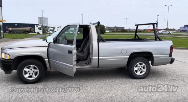 Pelēks Dodge RAM 1995 Tallina, ar dzinēja tilpumu 3.80 L un nobraukumu 0 tūkst. km par 4999 €, foto 2 vietnē AUTOMOTO.COM.LV