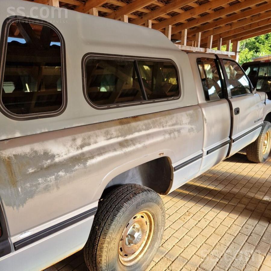 Pelēks Dodge RAM 1996 Daugavpils, ar dzinēja tilpumu 5.20 L un nobraukumu 185 tūkst. km par 5990 €, foto 6 vietnē AUTOMOTO.COM.LV