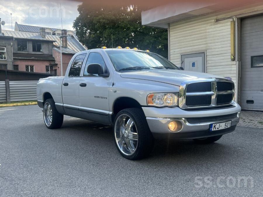Grey Dodge RAM 2003 in Riga, with an engine capacity of 4.70 L and mileage of 218 thousand km for 8990 €, photo 3 on AUTOMOTO.COM.LV