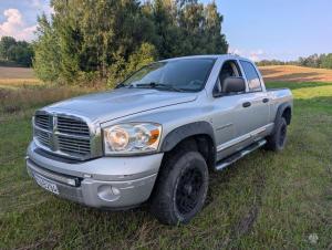 Серый Додж РАМ 2007 в Алитус, объемом двигателя 5.65 л и пробегом 286 тыс. км за 13700 €, фото 1 на AUTOMOTO.COM.LV