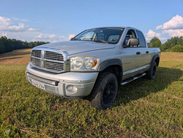 Grey Dodge RAM 2007 in Alytus, with an engine capacity of 5.65 L and mileage of 286 thousand km for 13700 €, photo 10 on AUTOMOTO.COM.LV