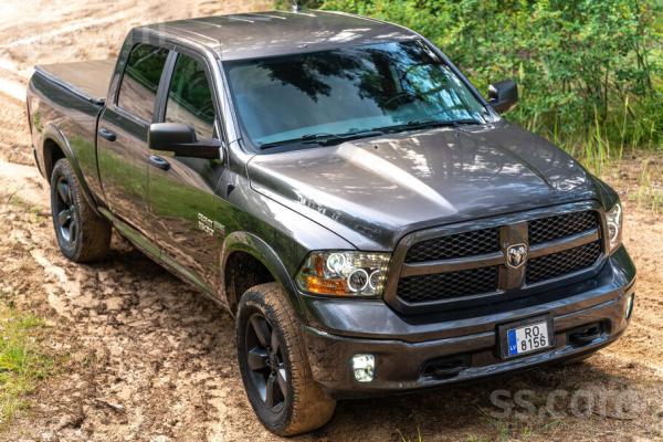 Pelēks Dodge RAM 2015 Rīga, ar dzinēja tilpumu 5.70 L un nobraukumu 245 tūkst. km par 18000 €, foto 1 vietnē AUTOMOTO.COM.LV