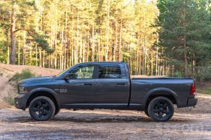 Grey Dodge RAM 2015 in Riga, with an engine capacity of 5.70 L and mileage of 245 thousand km for 18000 €, photo 7 on AUTOMOTO.COM.LV