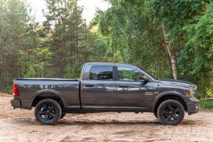 Grey Dodge RAM 2015 in Riga, with an engine capacity of 5.70 L and mileage of 245 thousand km for 18000 €, photo 8 on AUTOMOTO.COM.LV
