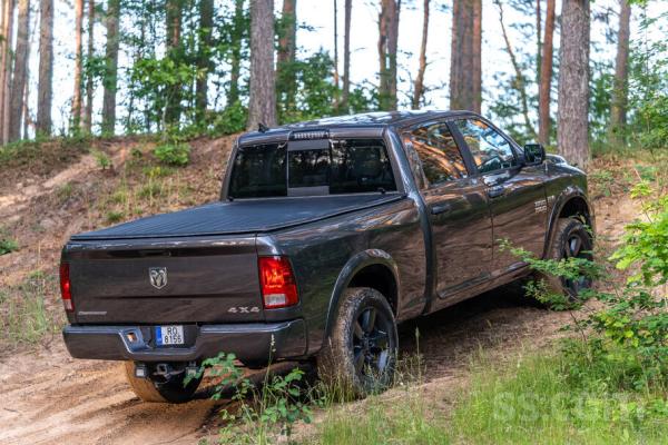Pelēks Dodge RAM 2015 Rīga, ar dzinēja tilpumu 5.70 L un nobraukumu 245 tūkst. km par 18000 €, foto 9 vietnē AUTOMOTO.COM.LV