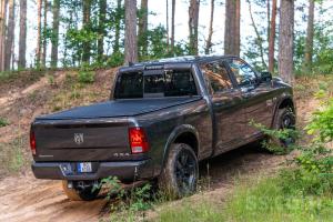 Grey Dodge RAM 2015 in Riga, with an engine capacity of 5.70 L and mileage of 245 thousand km for 18000 €, photo 9 on AUTOMOTO.COM.LV