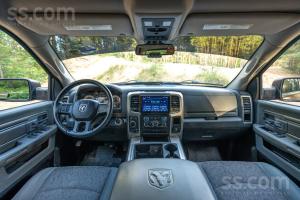 Grey Dodge RAM 2015 in Riga, with an engine capacity of 5.70 L and mileage of 245 thousand km for 18000 €, photo 12 on AUTOMOTO.COM.LV