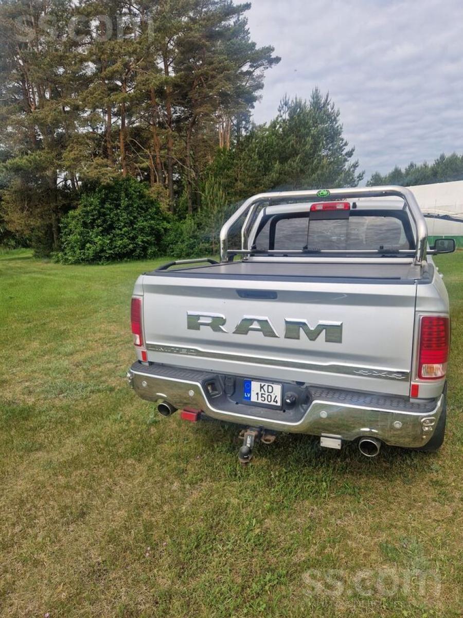 Grey Dodge RAM 2016 in Riga, with an engine capacity of 3.00 L and mileage of 198 thousand km for 27000 €, photo 5 on AUTOMOTO.COM.LV