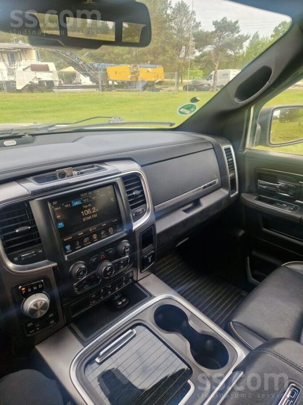 Grey Dodge RAM 2016 in Riga, with an engine capacity of 3.00 L and mileage of 198 thousand km for 27000 €, photo 8 on AUTOMOTO.COM.LV