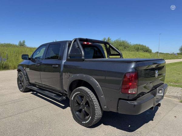 Pelēks Dodge RAM 2018 Klaipėda, ar dzinēja tilpumu 5.65 L un nobraukumu 90 tūkst. km par 31460 €, foto 5 vietnē AUTOMOTO.COM.LV