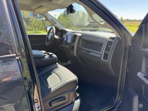 Pelēks Dodge RAM 2018 Klaipėda, ar dzinēja tilpumu 5.65 L un nobraukumu 90 tūkst. km par 31460 €, foto 11 vietnē AUTOMOTO.COM.LV