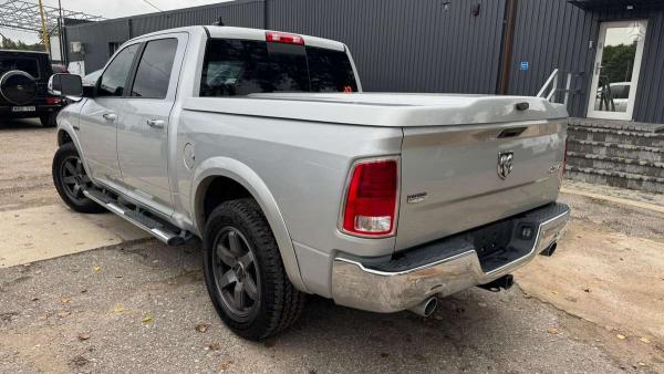 Grey Dodge RAM 2018 in Ukmerge, with an engine capacity of 3.00 L and mileage of 161 thousand km for 14999 €, photo 1 on AUTOMOTO.COM.LV