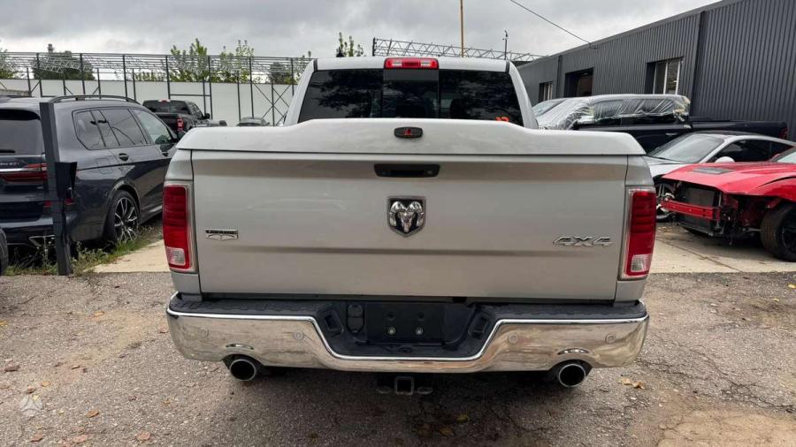 Grey Dodge RAM 2018 in Ukmerge, with an engine capacity of 3.00 L and mileage of 161 thousand km for 14999 €, photo 5 on AUTOMOTO.COM.LV