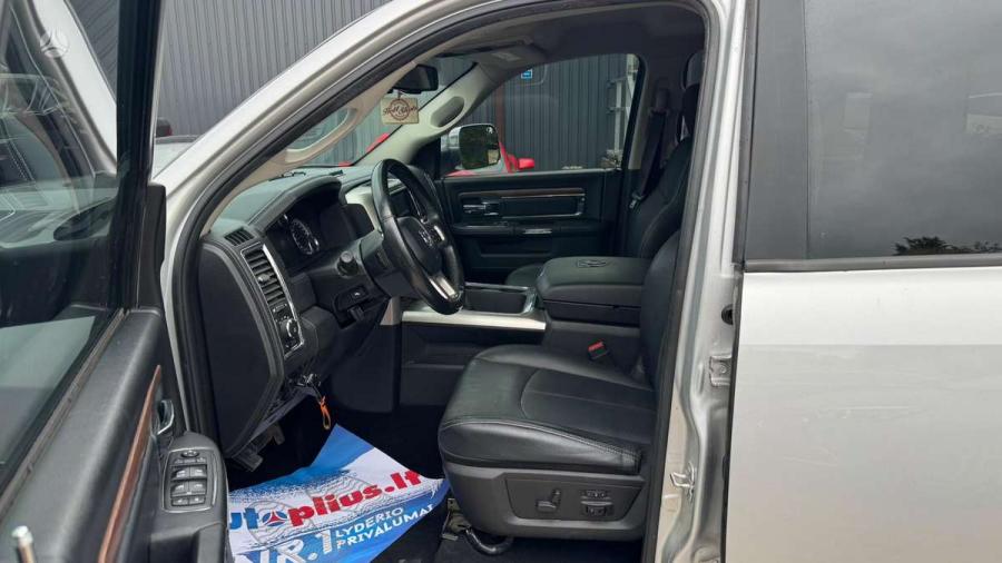Grey Dodge RAM 2018 in Ukmerge, with an engine capacity of 3.00 L and mileage of 161 thousand km for 14999 €, photo 11 on AUTOMOTO.COM.LV