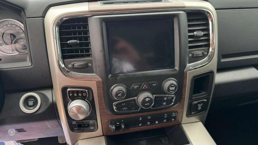Grey Dodge RAM 2018 in Ukmerge, with an engine capacity of 3.00 L and mileage of 161 thousand km for 14999 €, photo 16 on AUTOMOTO.COM.LV