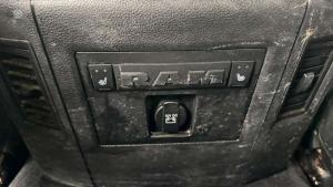 Grey Dodge RAM 2018 in Ukmerge, with an engine capacity of 3.00 L and mileage of 161 thousand km for 14999 €, photo 20 on AUTOMOTO.COM.LV
