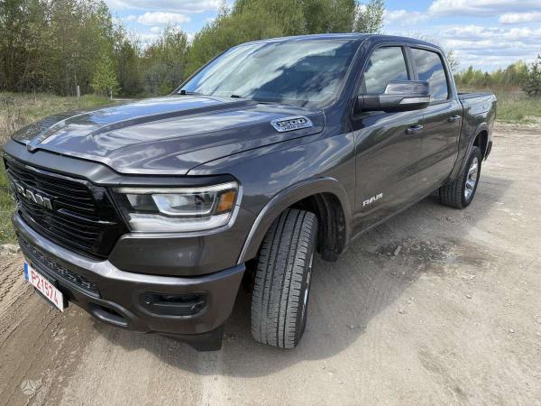 Grey Dodge RAM 2019 in Vilnius, with an engine capacity of 5.70 L and mileage of 158 thousand km for 37000 €, photo 1 on AUTOMOTO.COM.LV
