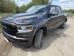 Grey Dodge RAM 2019 in Vilnius, with an engine capacity of 5.70 L and mileage of 158 thousand km for 37000 €, photo 1 on AUTOMOTO.COM.LV