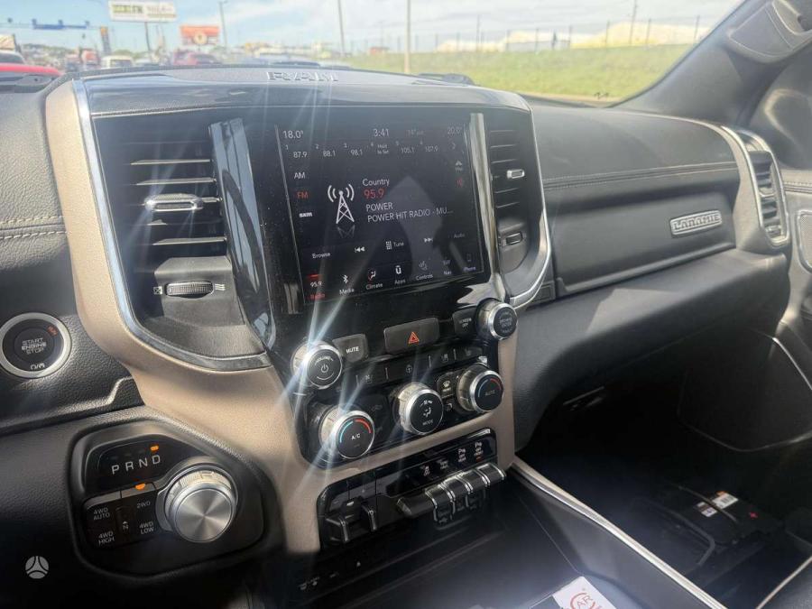 Grey Dodge RAM 2019 in Vilnius, with an engine capacity of 5.70 L and mileage of 158 thousand km for 37000 €, photo 10 on AUTOMOTO.COM.LV