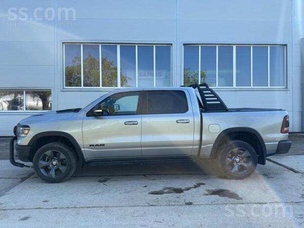 Pelēks Dodge RAM 2019 Jelgava, ar dzinēja tilpumu 5.70 L un nobraukumu 185 tūkst. km par 39400 €, foto 2 vietnē AUTOMOTO.COM.LV