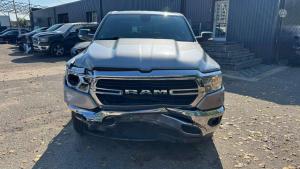 Grey Dodge RAM 2019 in Ukmerge, with an engine capacity of 5.65 L and mileage of 66 thousand km for 17999 €, photo 3 on AUTOMOTO.COM.LV