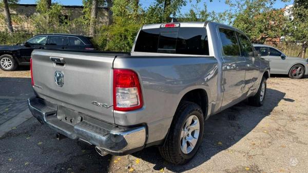 Grey Dodge RAM 2019 in Ukmerge, with an engine capacity of 5.65 L and mileage of 66 thousand km for 17999 €, photo 6 on AUTOMOTO.COM.LV