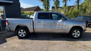 Grey Dodge RAM 2019 in Ukmerge, with an engine capacity of 5.65 L and mileage of 66 thousand km for 17999 €, photo 8 on AUTOMOTO.COM.LV