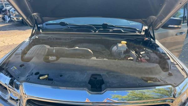 Grey Dodge RAM 2019 in Ukmerge, with an engine capacity of 5.65 L and mileage of 66 thousand km for 17999 €, photo 8 on AUTOMOTO.COM.LV