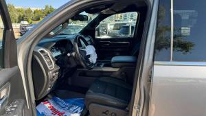 Grey Dodge RAM 2019 in Ukmerge, with an engine capacity of 5.65 L and mileage of 66 thousand km for 17999 €, photo 10 on AUTOMOTO.COM.LV