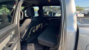 Grey Dodge RAM 2019 in Ukmerge, with an engine capacity of 5.65 L and mileage of 66 thousand km for 17999 €, photo 13 on AUTOMOTO.COM.LV