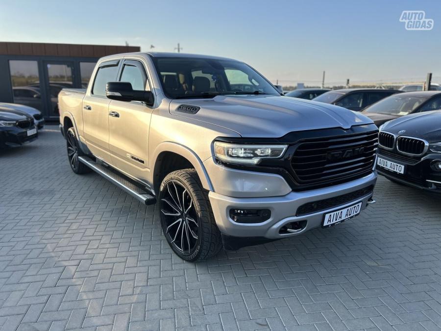Grey Dodge RAM 2019 in Kaunas, with an engine capacity of 5.70 L and mileage of 136 thousand km for 38300 €, photo 3 on AUTOMOTO.COM.LV