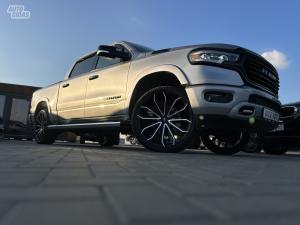 Grey Dodge RAM 2019 in Kaunas, with an engine capacity of 5.70 L and mileage of 136 thousand km for 38300 €, photo 10 on AUTOMOTO.COM.LV