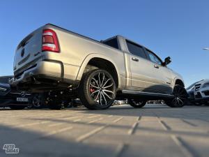 Grey Dodge RAM 2019 in Kaunas, with an engine capacity of 5.70 L and mileage of 136 thousand km for 38300 €, photo 11 on AUTOMOTO.COM.LV