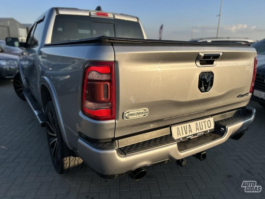 Grey Dodge RAM 2019 in Kaunas, with an engine capacity of 5.70 L and mileage of 136 thousand km for 38300 €, photo 15 on AUTOMOTO.COM.LV