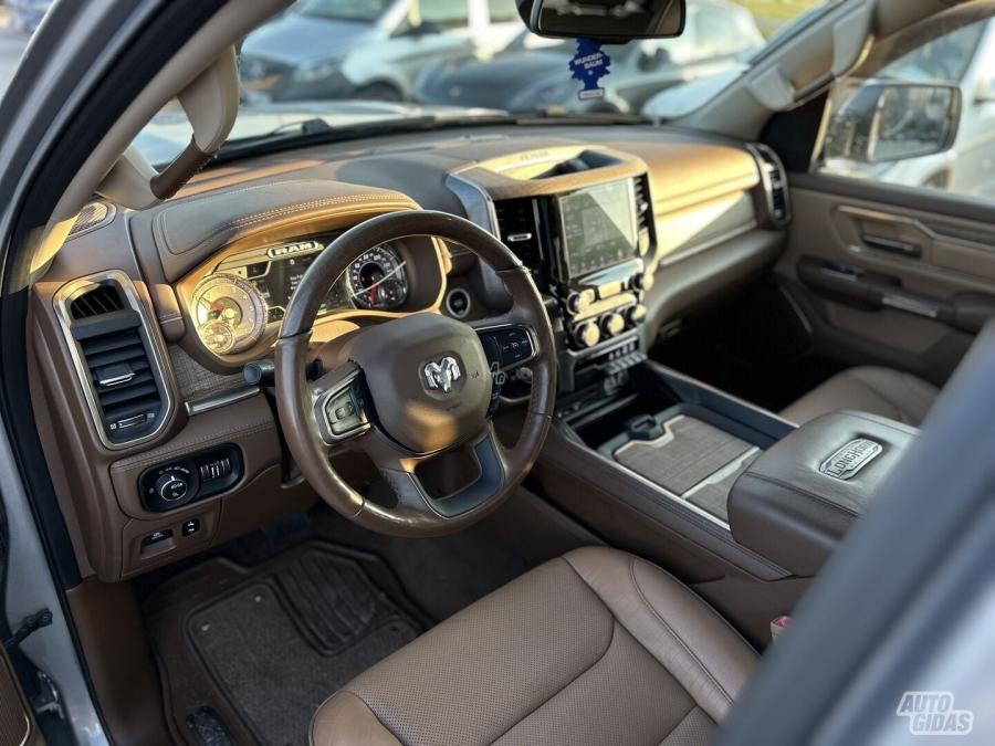 Grey Dodge RAM 2019 in Kaunas, with an engine capacity of 5.70 L and mileage of 136 thousand km for 38300 €, photo 22 on AUTOMOTO.COM.LV