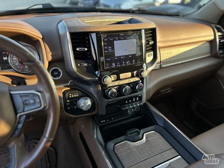 Grey Dodge RAM 2019 in Kaunas, with an engine capacity of 5.70 L and mileage of 136 thousand km for 38300 €, photo 26 on AUTOMOTO.COM.LV