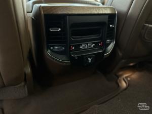 Grey Dodge RAM 2019 in Kaunas, with an engine capacity of 5.70 L and mileage of 136 thousand km for 38300 €, photo 44 on AUTOMOTO.COM.LV