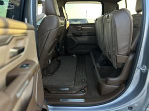 Grey Dodge RAM 2019 in Kaunas, with an engine capacity of 5.70 L and mileage of 136 thousand km for 38300 €, photo 45 on AUTOMOTO.COM.LV