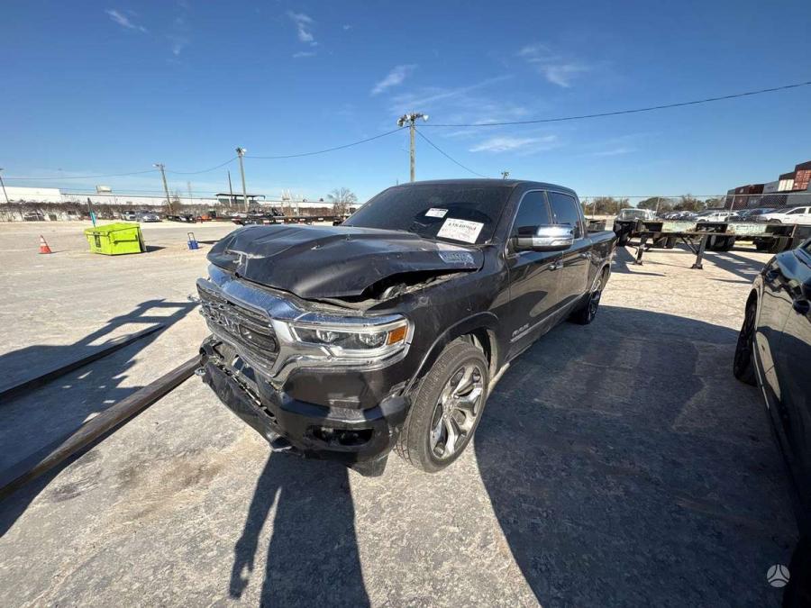 Grey Dodge RAM 2020 in Vilnius, with an engine capacity of 5.70 L and mileage of 66 thousand km for 24700 €, photo 1 on AUTOMOTO.COM.LV