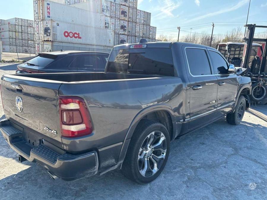 Grey Dodge RAM 2020 in Vilnius, with an engine capacity of 5.70 L and mileage of 66 thousand km for 24700 €, photo 4 on AUTOMOTO.COM.LV