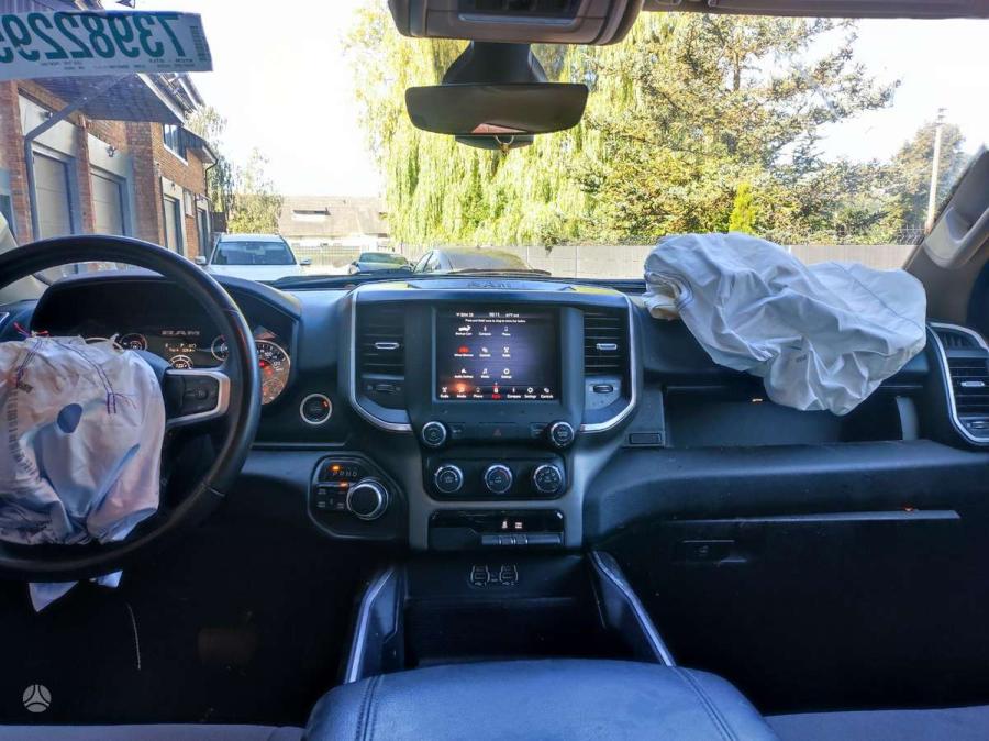Pelēks Dodge RAM 2020 Kauņa, ar dzinēja tilpumu 0.00 L un nobraukumu 80 tūkst. km par 11800 €, foto 30 vietnē AUTOMOTO.COM.LV