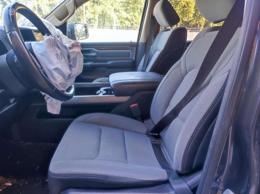 Pelēks Dodge RAM 2020 Kauņa, ar dzinēja tilpumu 0.00 L un nobraukumu 80 tūkst. km par 11800 €, foto 36 vietnē AUTOMOTO.COM.LV