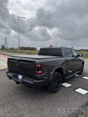 Grey Dodge RAM 2020 in Liepaja, with an engine capacity of 5.70 L and mileage of 114 thousand km for 39000 €, photo 5 on AUTOMOTO.COM.LV
