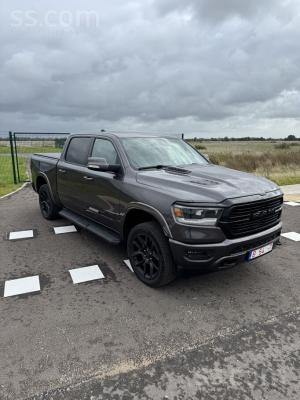 Grey Dodge RAM 2020 in Liepaja, with an engine capacity of 5.70 L and mileage of 114 thousand km for 39000 €, photo 6 on AUTOMOTO.COM.LV