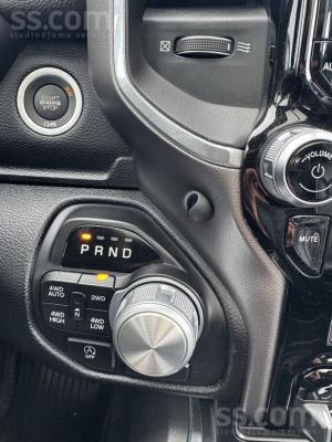 Grey Dodge RAM 2020 in Liepaja, with an engine capacity of 5.70 L and mileage of 114 thousand km for 39000 €, photo 11 on AUTOMOTO.COM.LV