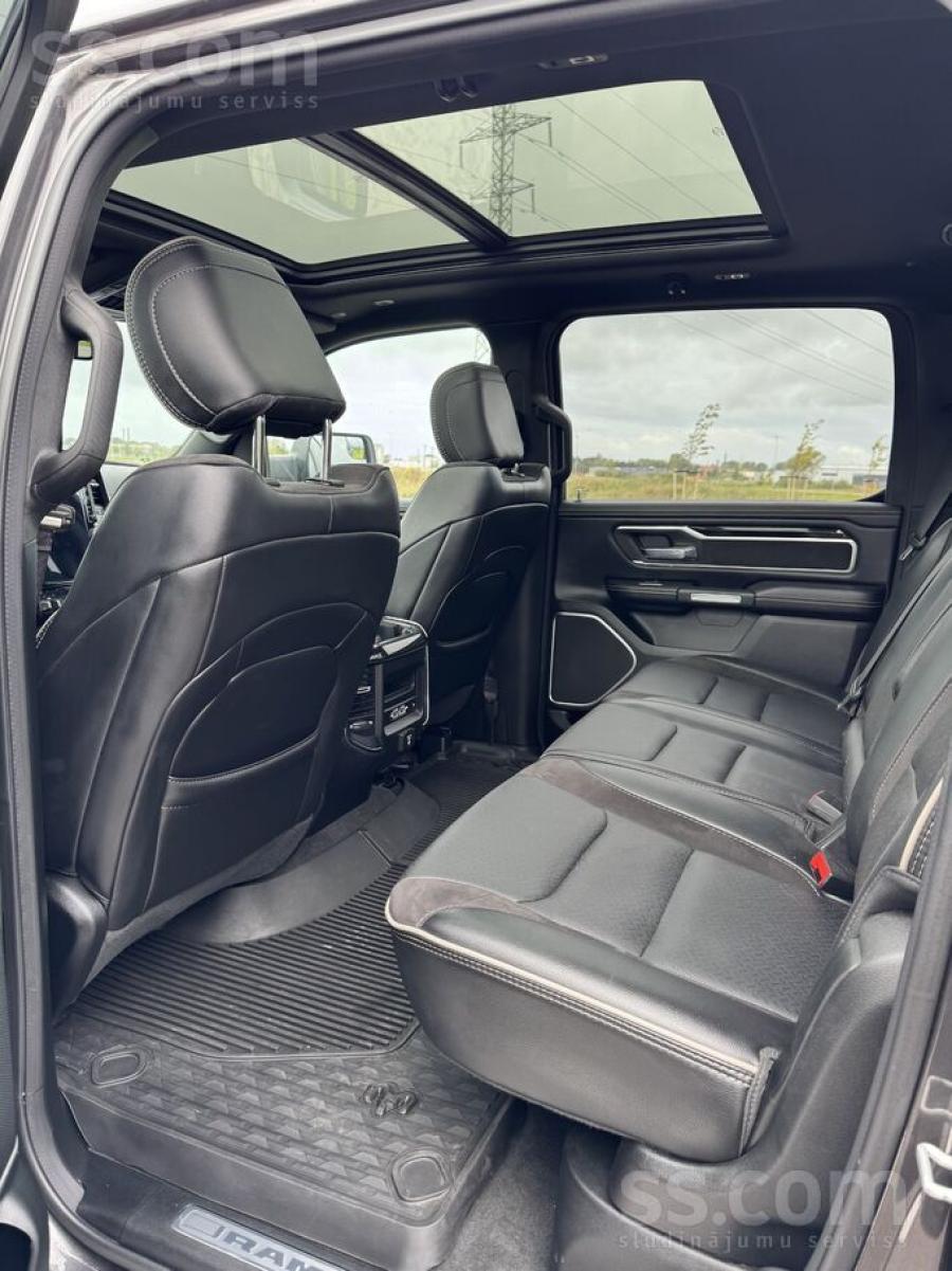 Grey Dodge RAM 2020 in Liepaja, with an engine capacity of 5.70 L and mileage of 114 thousand km for 39000 €, photo 13 on AUTOMOTO.COM.LV